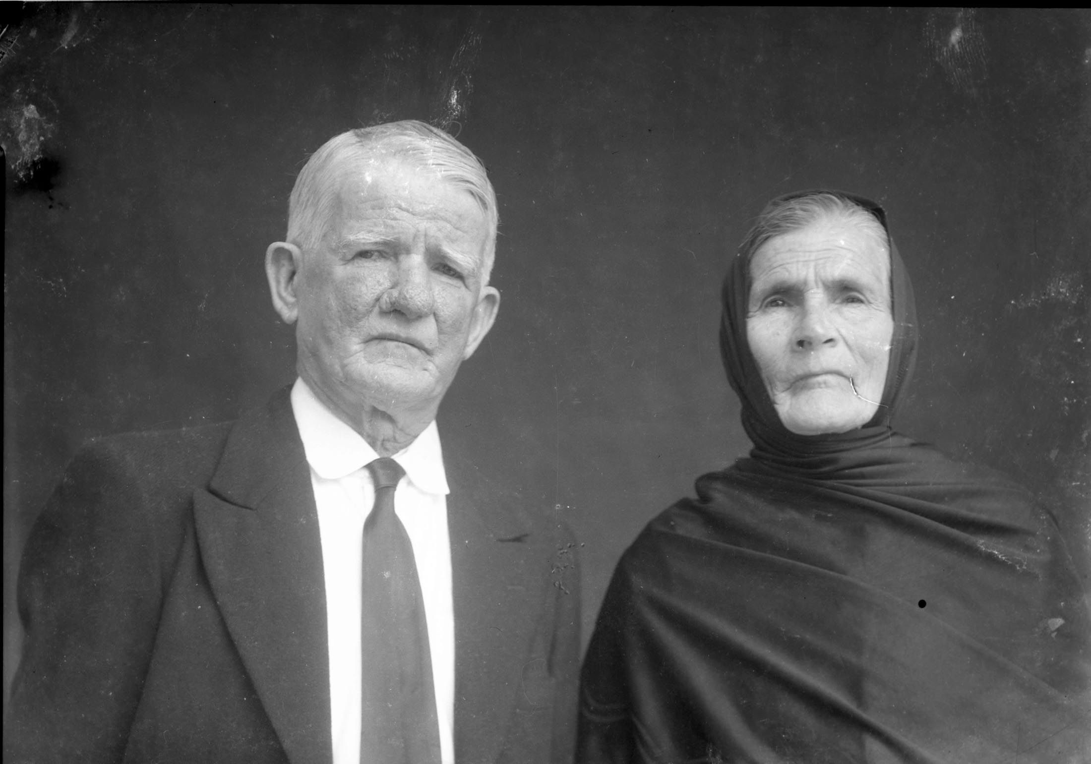 MATRIMONIO JOSE MARIA DUQUE Y MARIA DEL CARMEN DUQUE (CARMELITA)